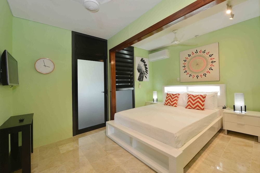 The Coconut Hut - Port Douglas | Vrbo