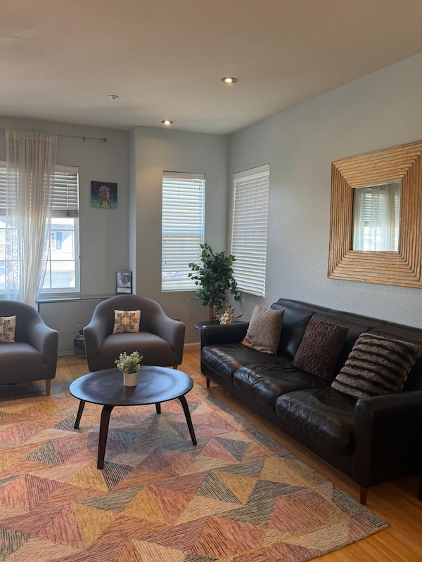 Large And Cozy Home 2bd 2ba Near Sf - Daly City, CA