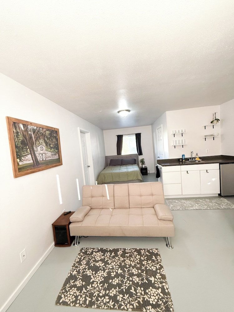 Charming 1-bedroom guest studio in Ferndale Reviews, Deals & Photos ...