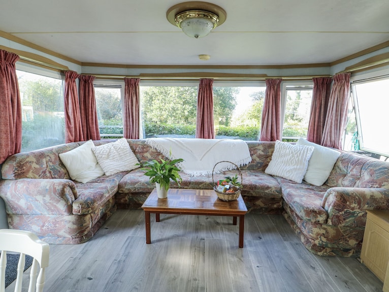 Meadow Island Caravan, Pet Friendly, With A Garden In Penygroes - Caernarfon Castle