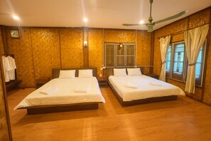 Quarto quádruplo panorâmico | Wi-Fi de cortesia, roupa de cama