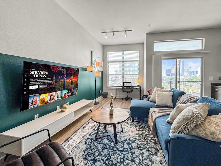 Luxury 1bd | Deep Ellum | Free Parking | Pool+gym - Highland Park, TX
