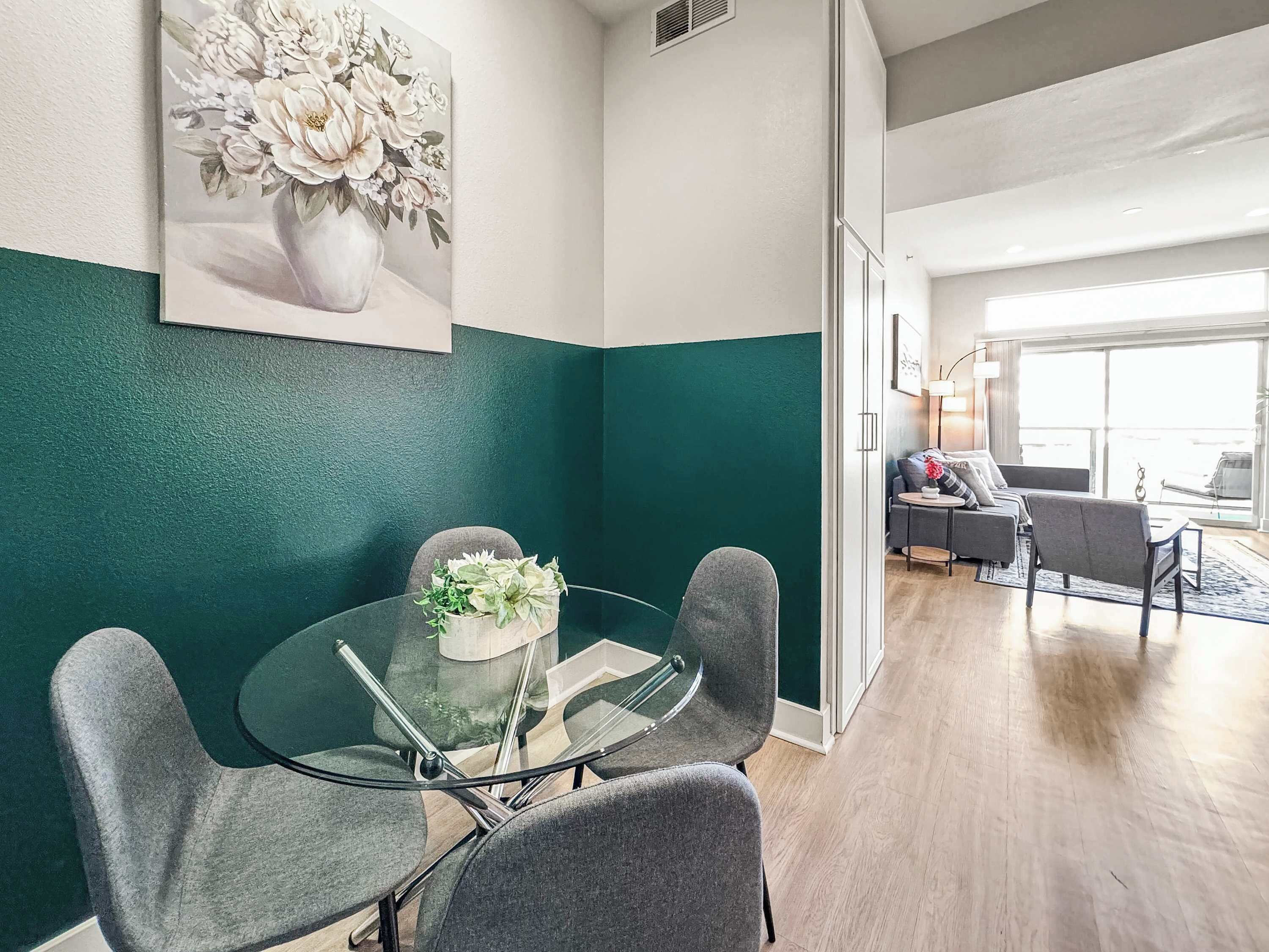 Luxury 2bd | Deep Ellum | Free Parking | Pool+gym - Dallas, TX