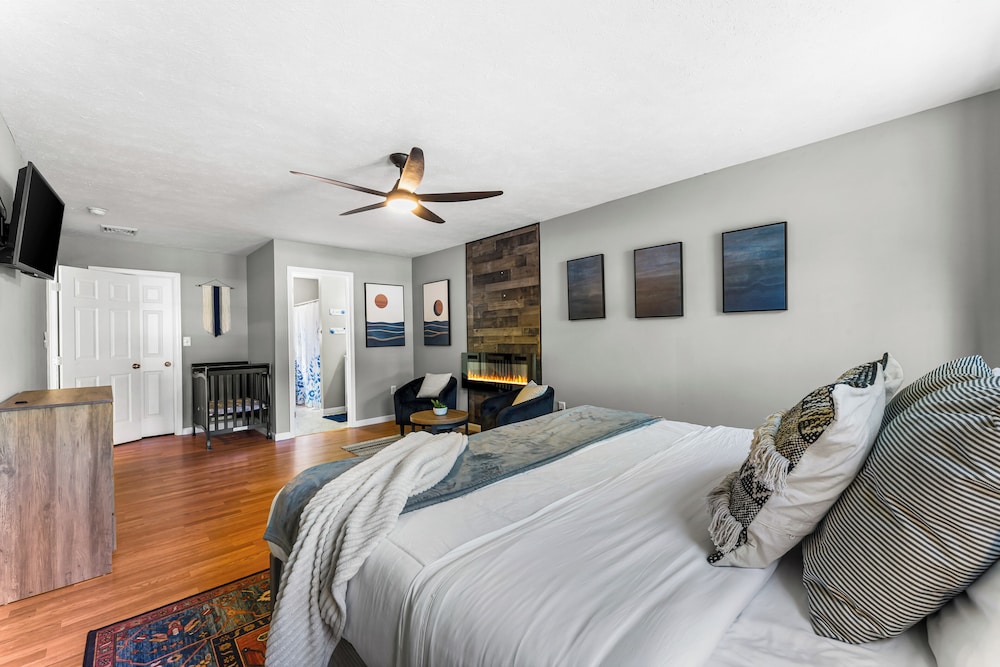 Enclosed Year-Round Heated IG Pool+Sauna+Hot Tub+Game Room+Theater ...