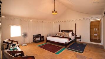 Secretária, secretária adequada para computadores portáteis