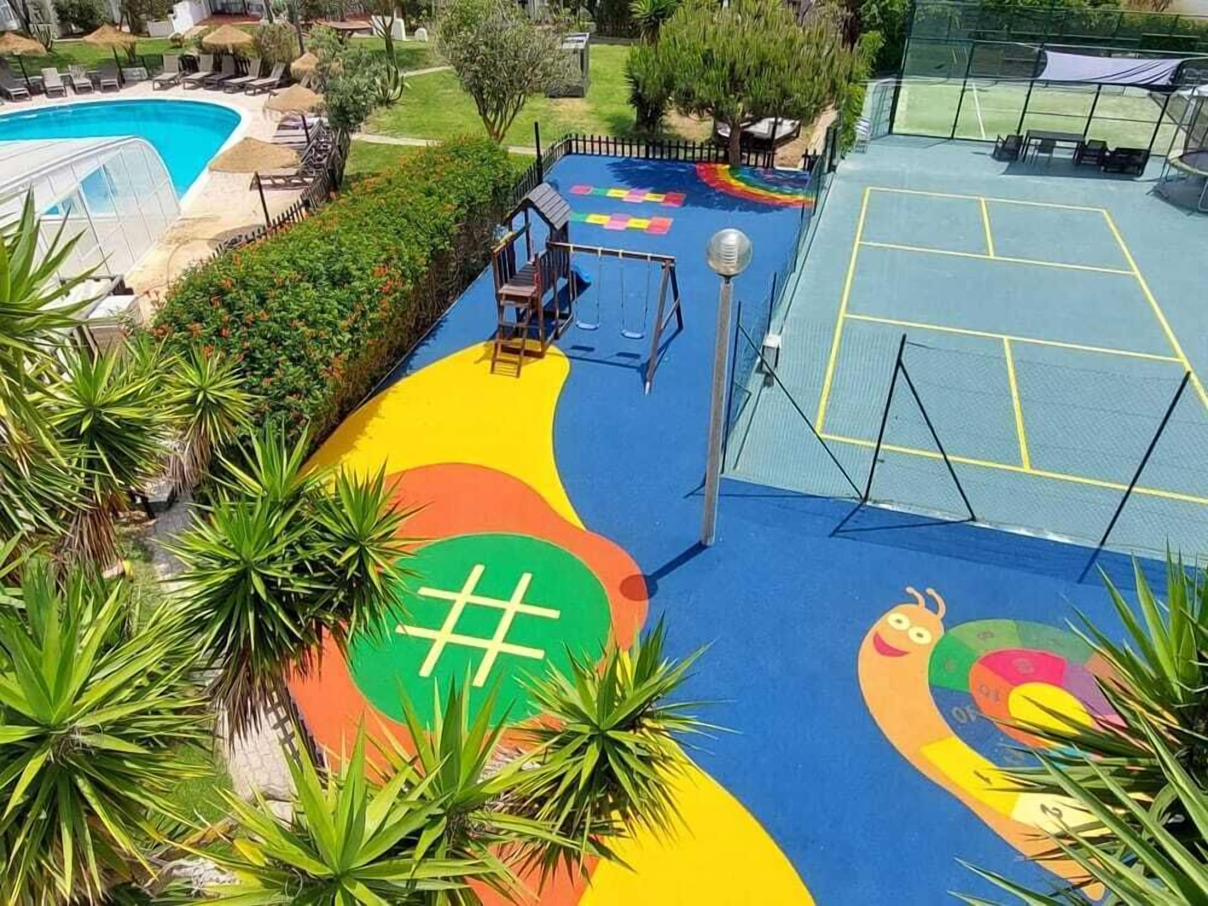 Área de recreio para crianças (ao ar livre)