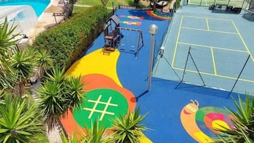 Área de recreio para crianças (ao ar livre)