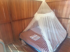 Quarto Standard, varanda, vista para o mar