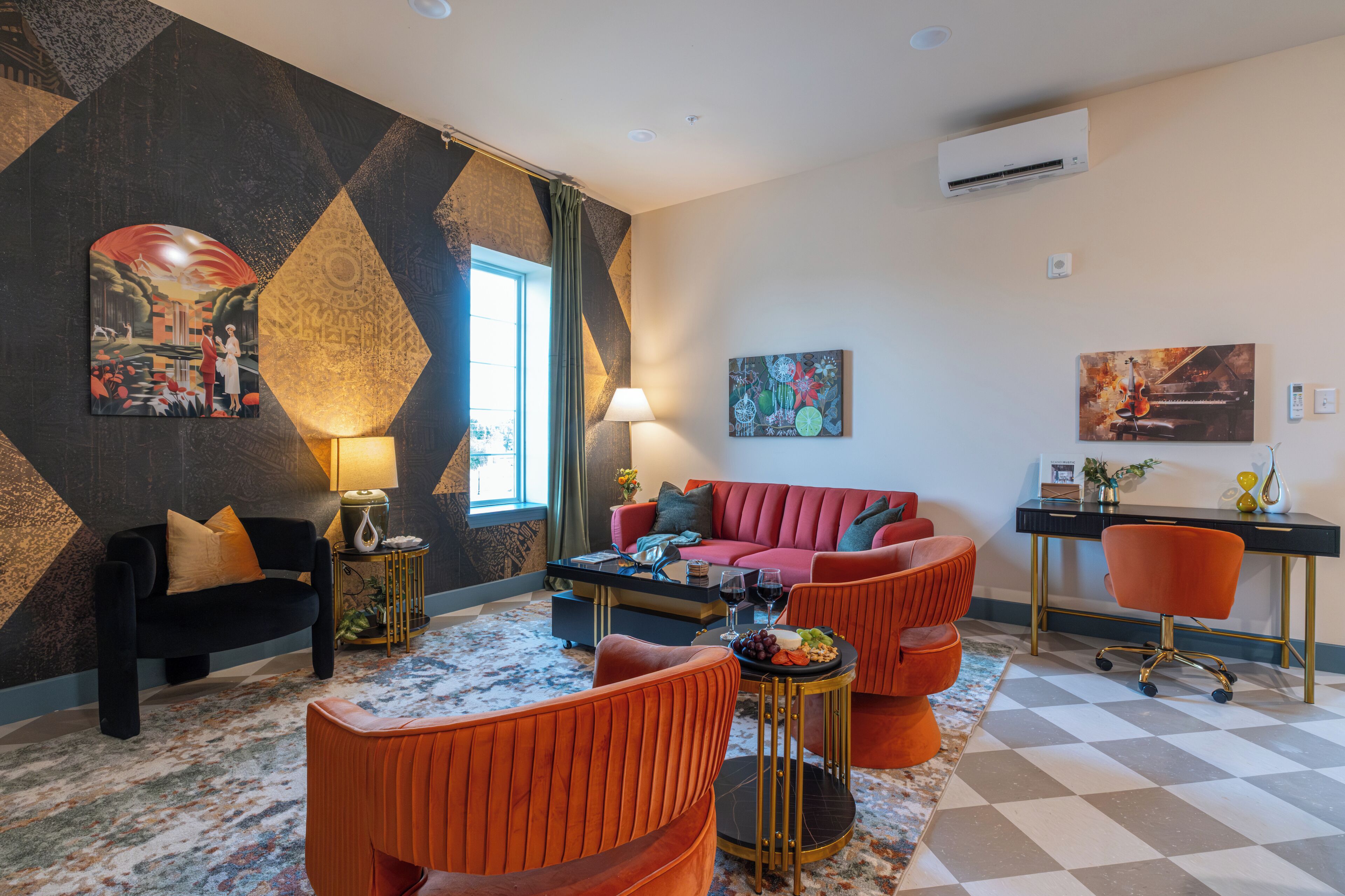 Modern 2br Winter Retreat In Downtown Bryan - Bryan, TX