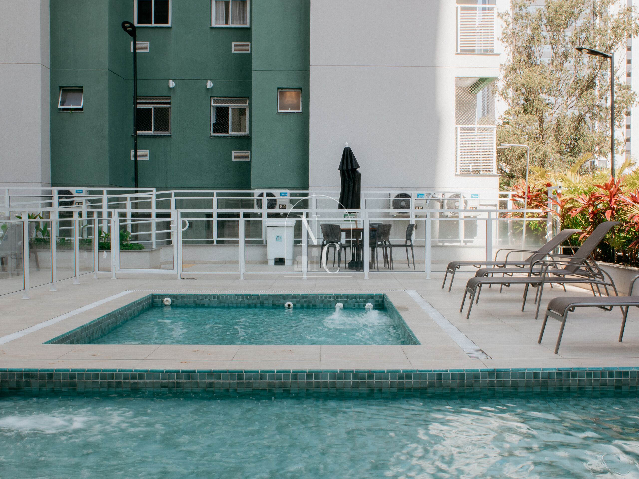 2 piscinas exteriores 