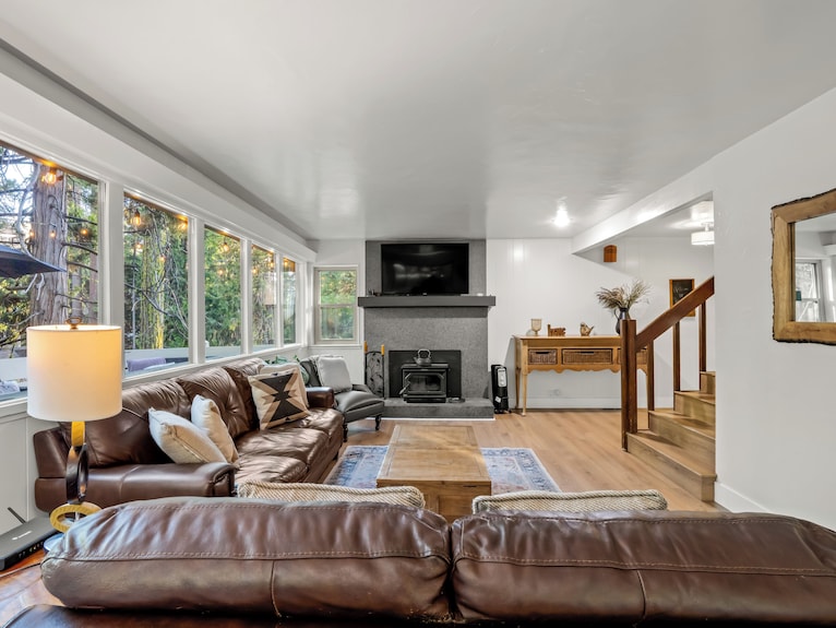 Shaver Lake Home With Bbq, Game Room - 4 Bed: 2.5 Bath - Shaver Lake, CA