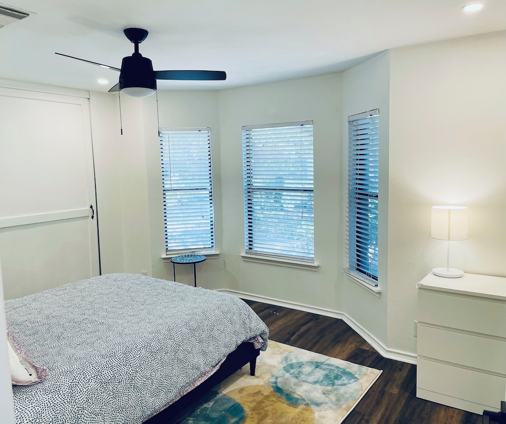 Bright, Modern Space for Family & Friends - San Antonio | Vrbo