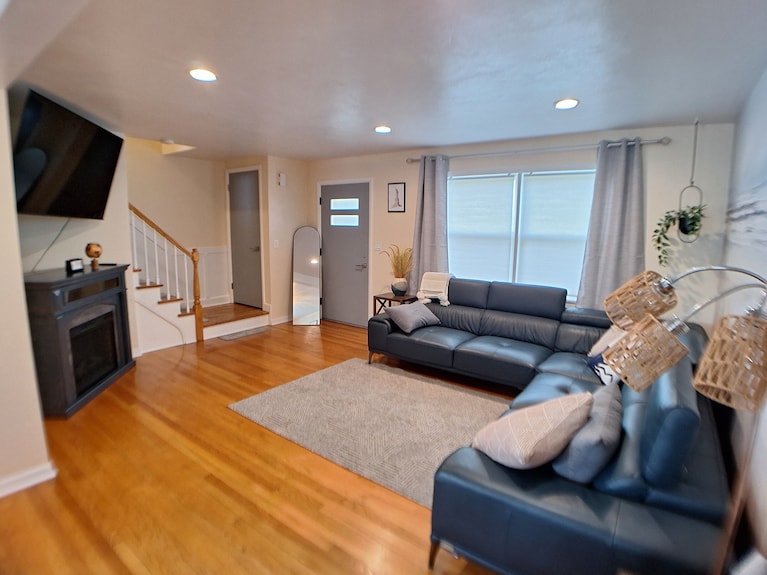 Luxury Cozy Stay-near Six Flags, Navy Base - 거니