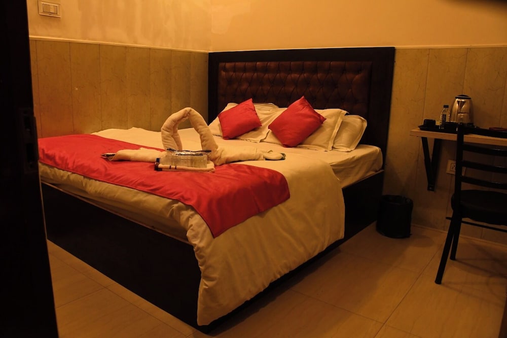 Hotel Sunny - Kanpur