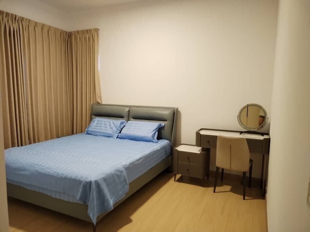 Corner unit 3R3B2cp condo, 550 sf terrace/balcony and AC in Kuala ...