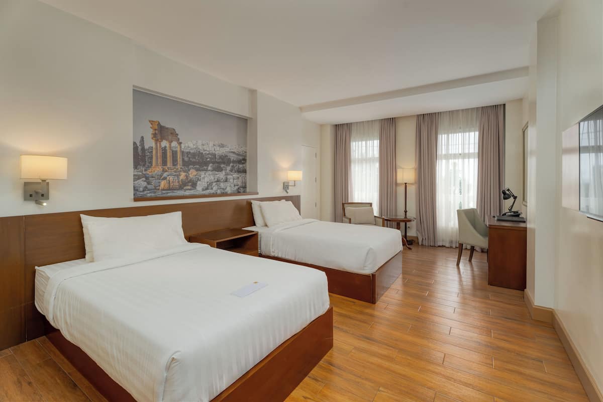 Quarto Twin Deluxe, 2 camas individuais, não fumadores, vista para o lago | Wi-fi grátis, acesso para cadeira de rodas