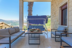 Casa, 3 quartos, piscina privativa, vista para a montanha | Varanda