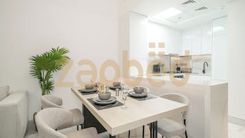 Apartamento, varanda, Vista para a cidade | Sala de estar