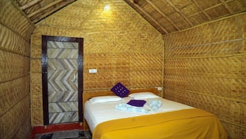 Quarto casal conforto, vista para o jardim | Wi-Fi de cortesia
