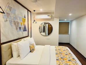 Quarto de Luxo | Secretária, secretária adequada para computadores portáteis