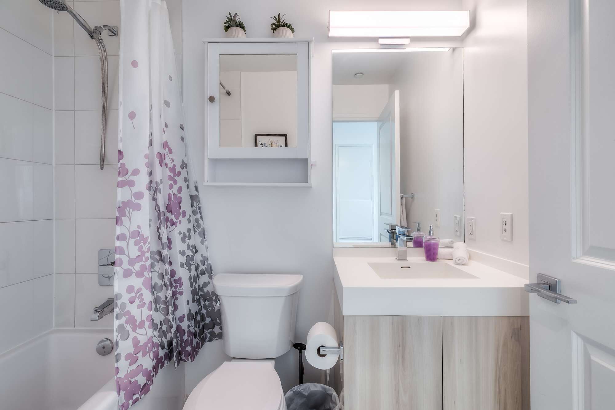 Rivetstays | The Jarvis Junior Suite  Studio Suite - Toronto