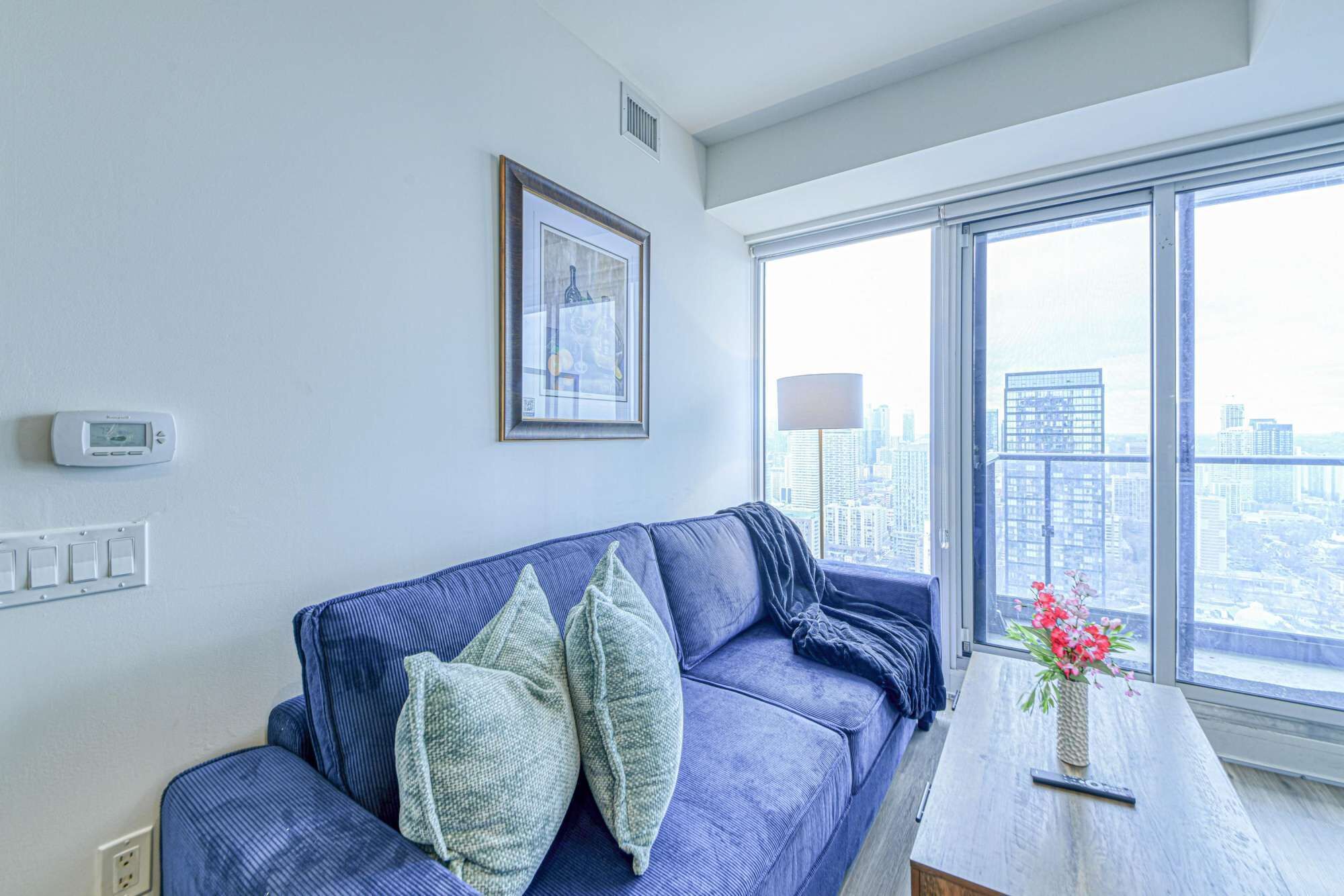 Rivetstays | The Jarvis Executive Suite  1 Bedroom + Den Suite - Toronto
