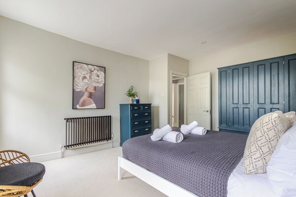 Stylish 5bd Townhouse In Leamington Spa - Royal Leamington Spa