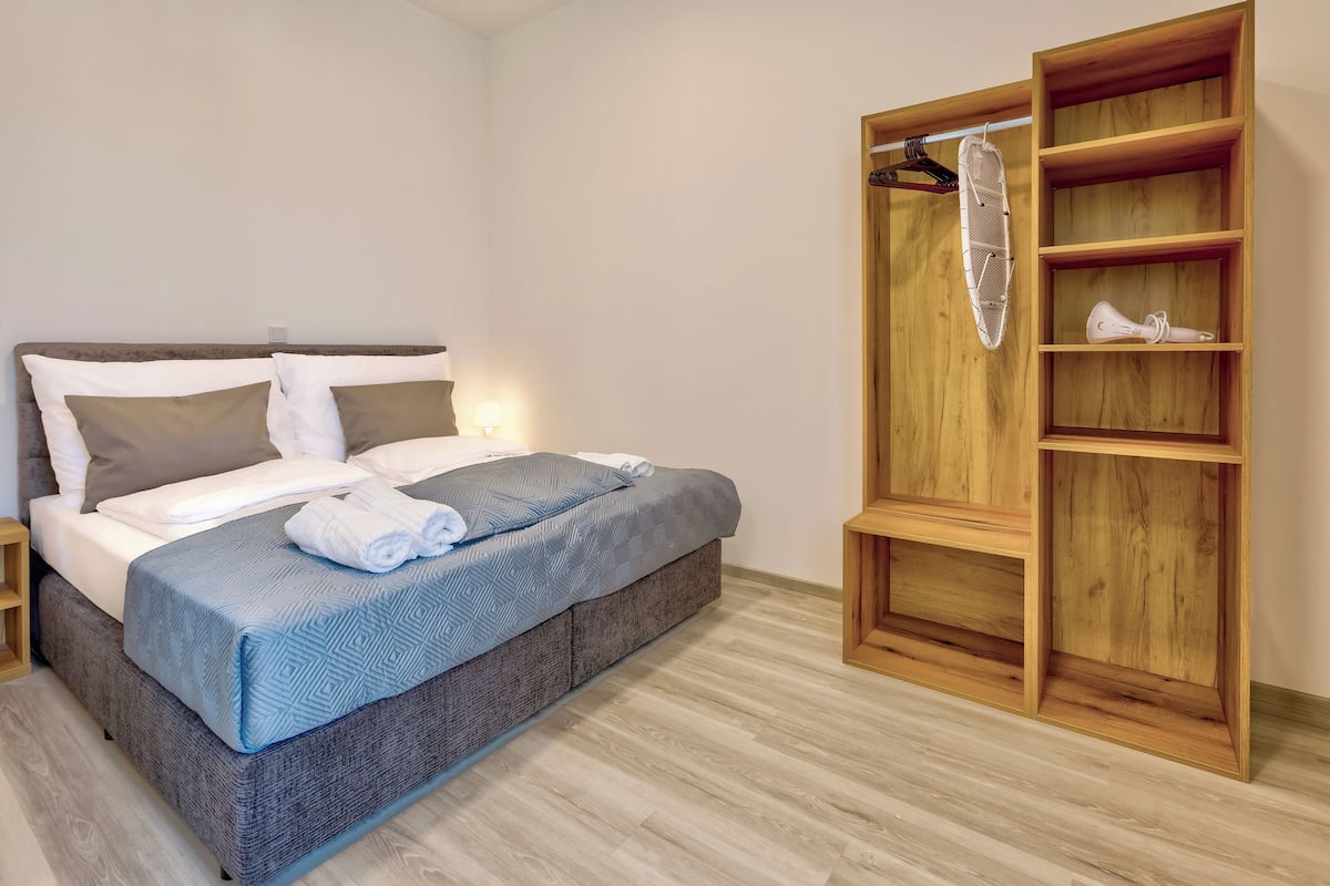 Wi-Fi de cortesia, roupa de cama