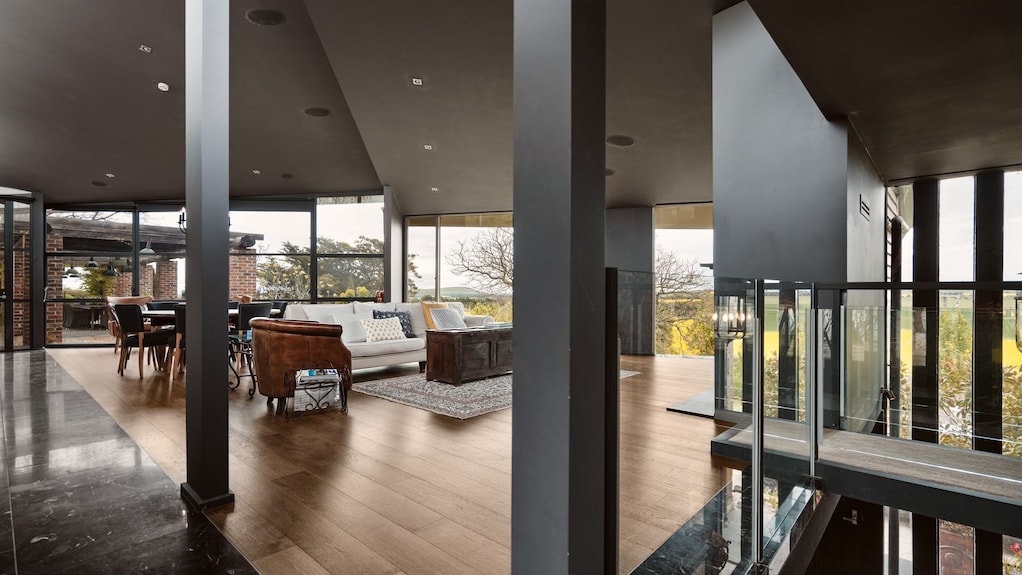 Vale Hill House A Breathtaking Country Estate - Clunes