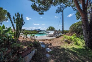 Piscina exterior sazonal 