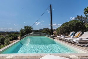 Piscina exterior sazonal 