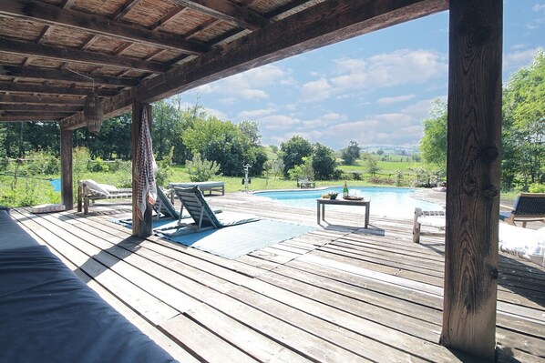 Piscina exterior sazonal 