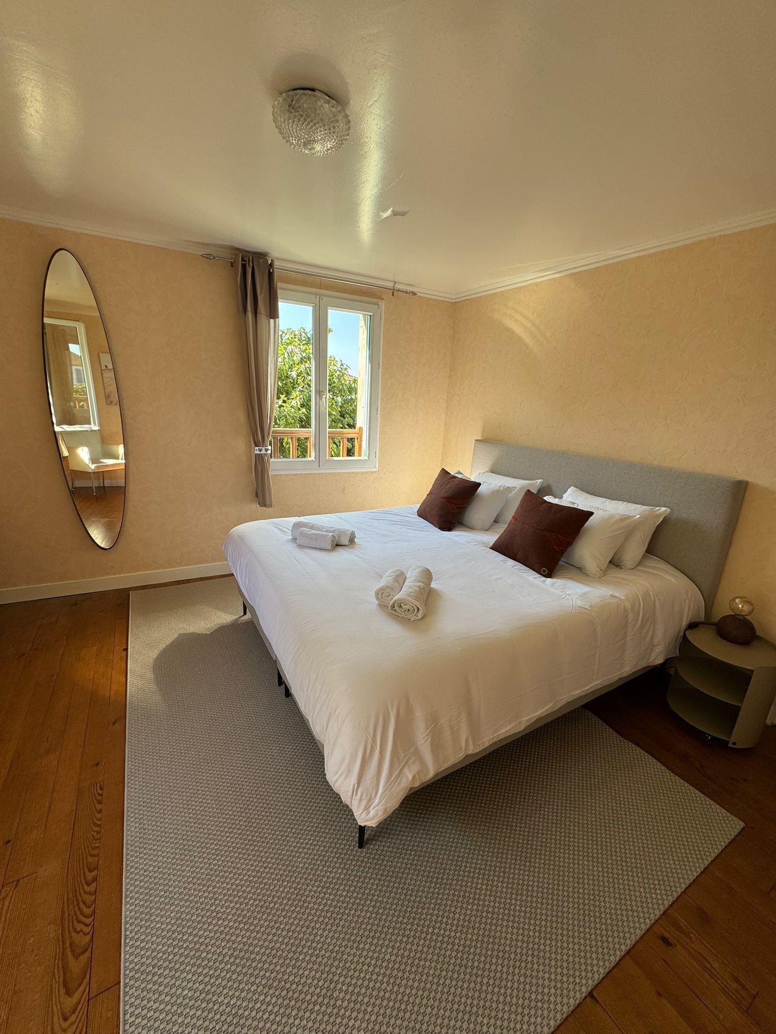 Suíte luxo, 2 quartos, para não fumantes, vista para o jardim | Cofres nos quartos, quartos à prova de som