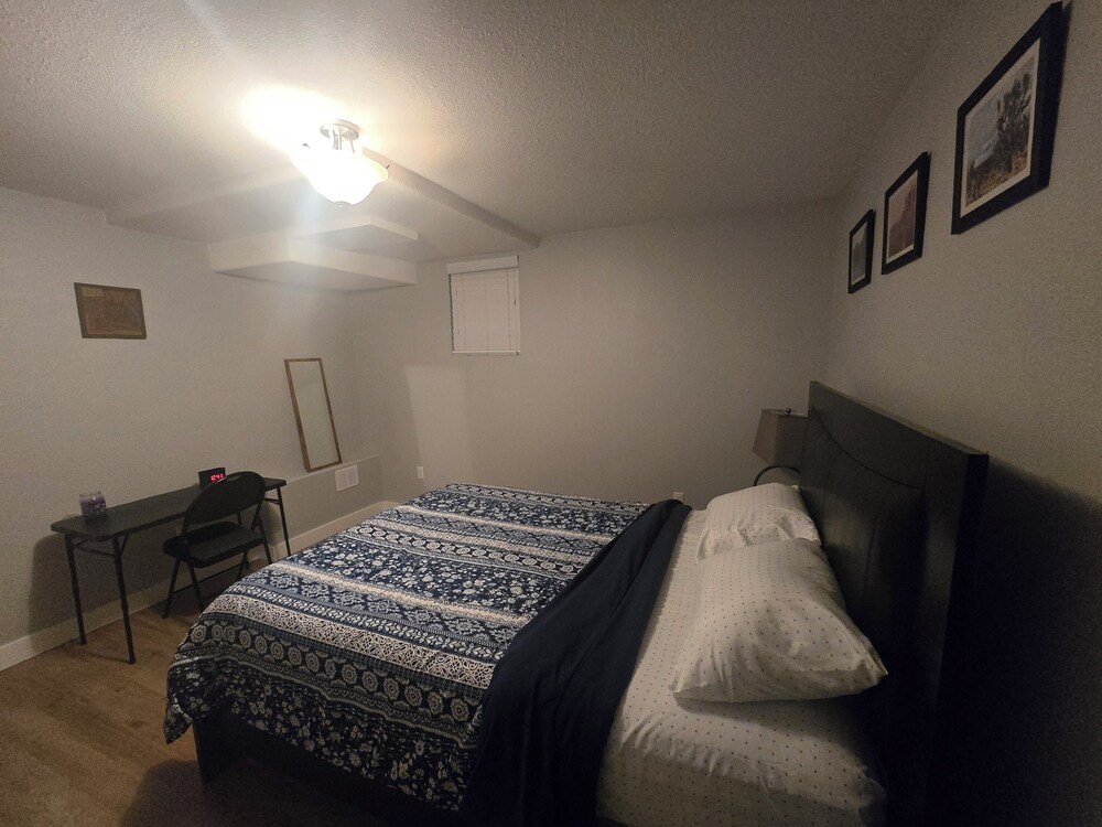 Cozy 1BR Suite | Free Wi-Fi + Netflix | Near Downtown Medicine Hat ...