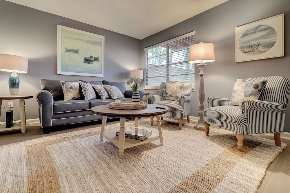 Spacious 3br Hilton Head Getaway + Pool Access - Florida