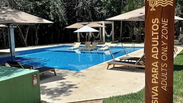 3 piscinas exteriores, da(s) 7:00 à(s) 21:00, toldos gratuitos