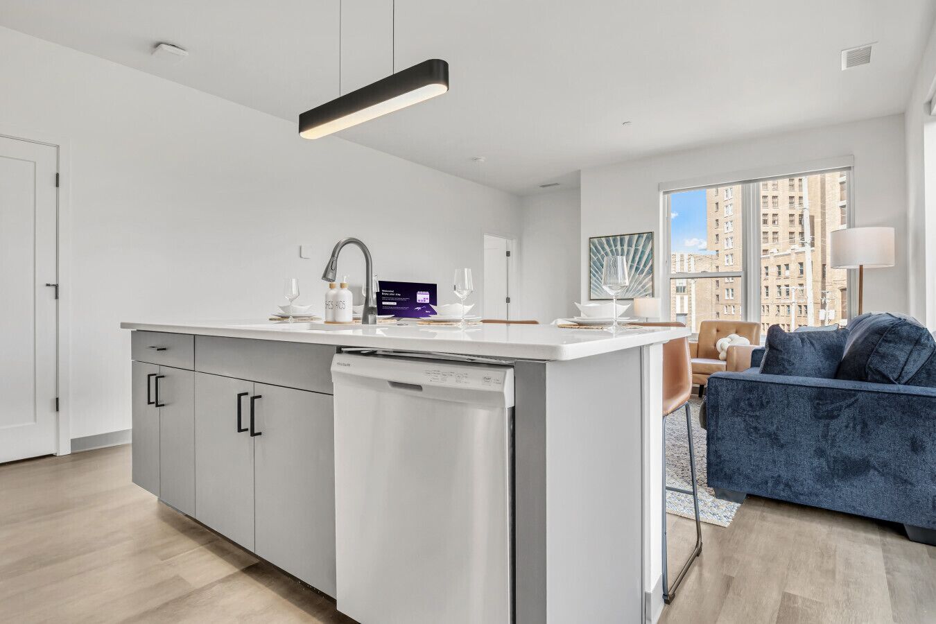 Charming & Central 2br | Cleveland Clinic - Cleveland, OH