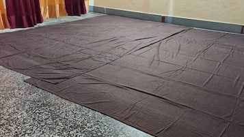 Dormitório Partilhado | Camas desdobráveis, Wi-fi grátis, roupa de cama fornecida