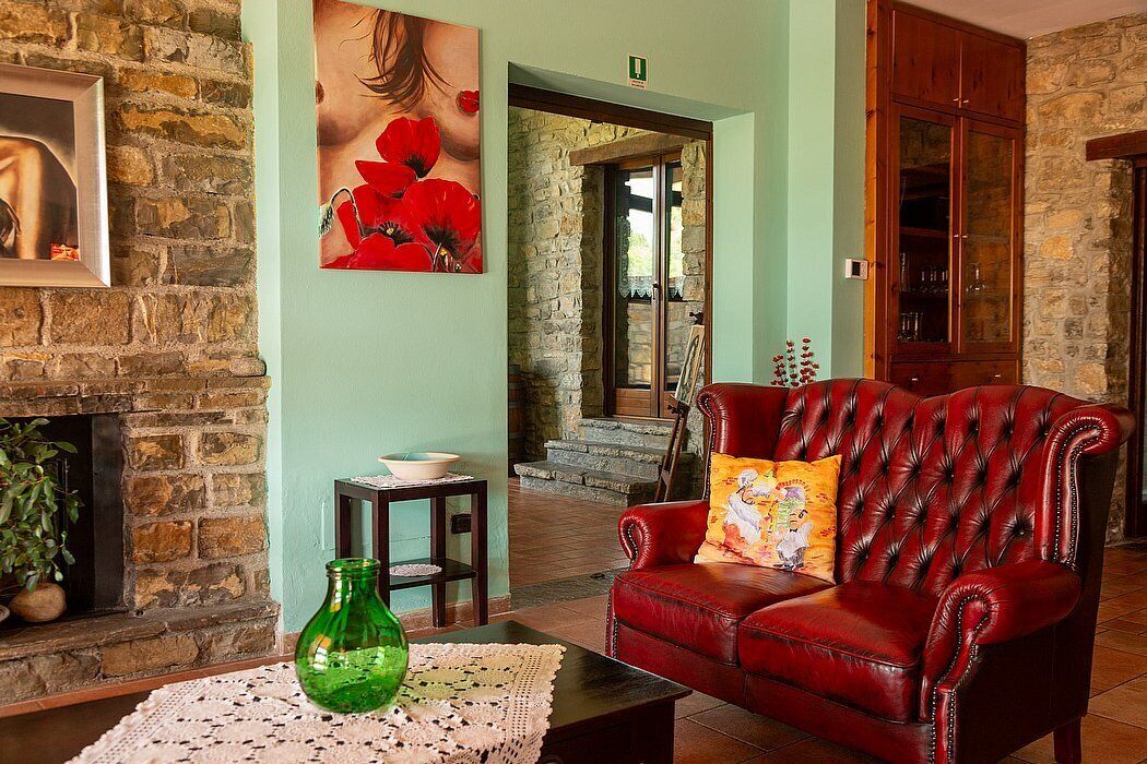 Villa Petruzia: A Spacious And Welcoming Two-story Residence Surrounded By The Greenery And Facing The Dolomiti Lucane Mountains, With Free Wi-fi. - Basilicata