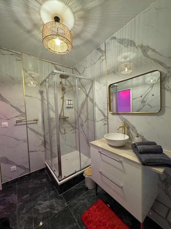 Apartment Loveroom, Spa Jacuzzi & Sauna In A Romantic Atmosphere! - Chilly-Mazarin