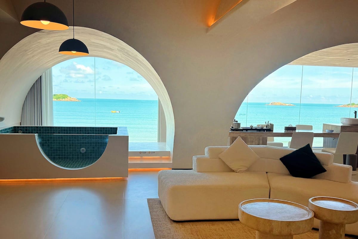 Apartamento de Luxo em Condomínio Fechado, vista para o mar | Secretária, secretária adequada para computadores portáteis