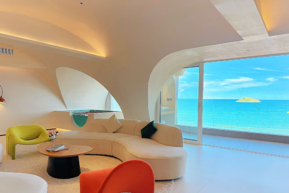 Apartamento Panorâmico em Condomínio Fechado, vista para o mar | Secretária, secretária adequada para computadores portáteis