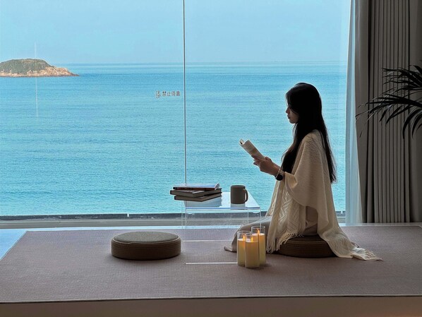 Quarto Duplo Comfort, vista para o mar | Secretária, secretária adequada para computadores portáteis