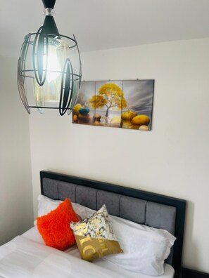 Cortinas/cortinados opacos, ferro/tábua de engomar, Wi-fi grátis 