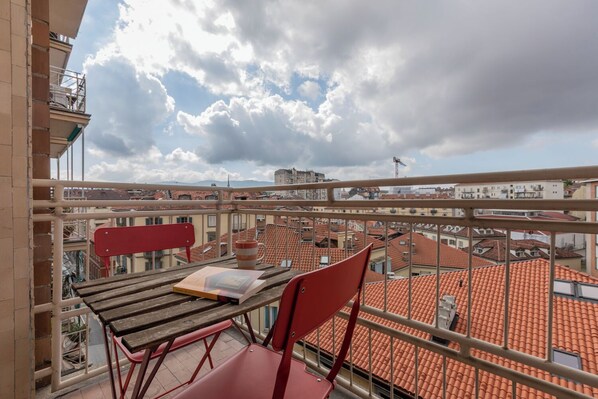 Apartamento Básico | Varanda