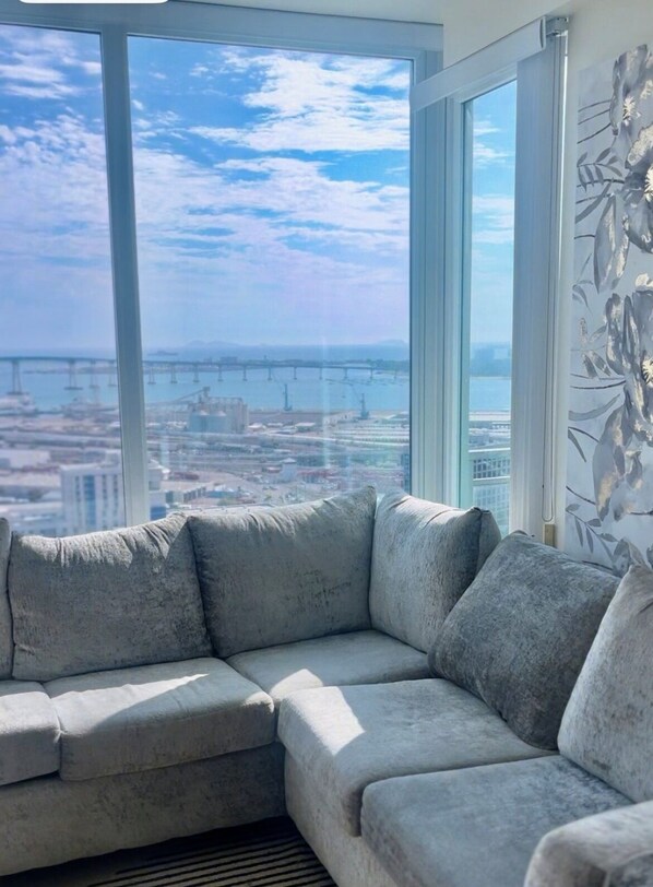 Beautiful Two-Bedroom Escape Ocean & City Views from Every Room Reviews ...