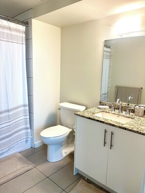 Beautiful Two-Bedroom Escape Ocean & City Views from Every Room Reviews ...