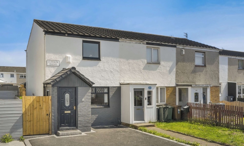 2-bedroom Home With Parking And Garden - Edinburgh