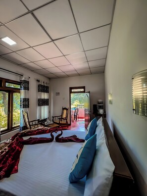 Casa de Campo Comfort, varanda, vista para o jardim | Cofre no quarto, secretária, Wi-fi grátis