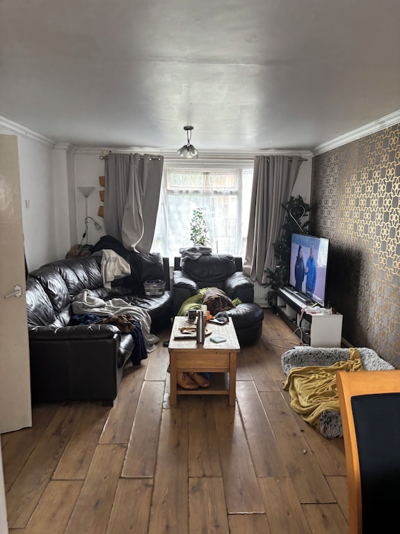 1single, 1double And 1king Size Rooms Female, Family And Couple-close On Foot - Manchester